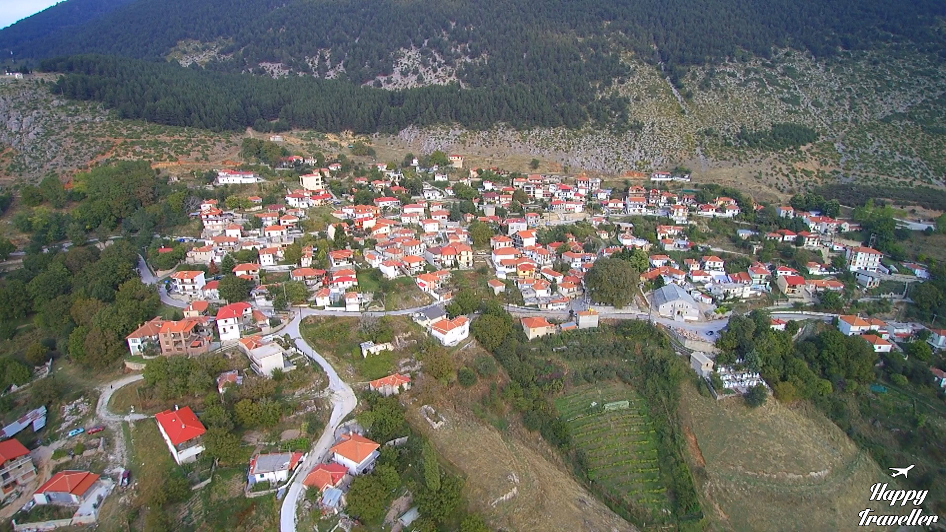 Το χωριό της Λάρισας με το μαγευτικό ρέμα που είναι γεμάτο έλατα και ...