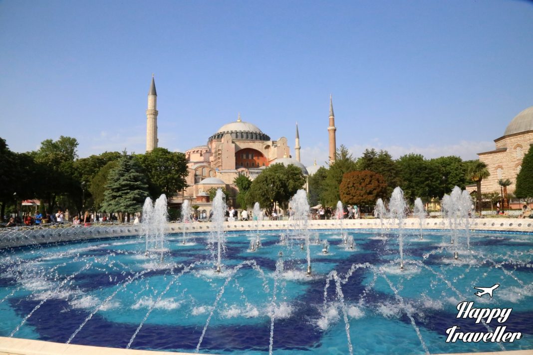 ΚΩΝΣΤΑΝΤΙΝΟΥΠΟΛΗ: Ταξιδιωτικός οδηγός - Happy Traveller