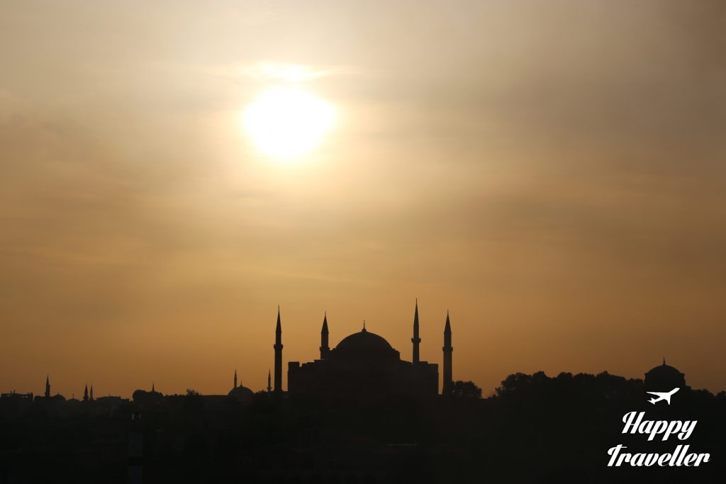 ΚΩΝΣΤΑΝΤΙΝΟΥΠΟΛΗ: Ταξιδιωτικός οδηγός - Happy Traveller